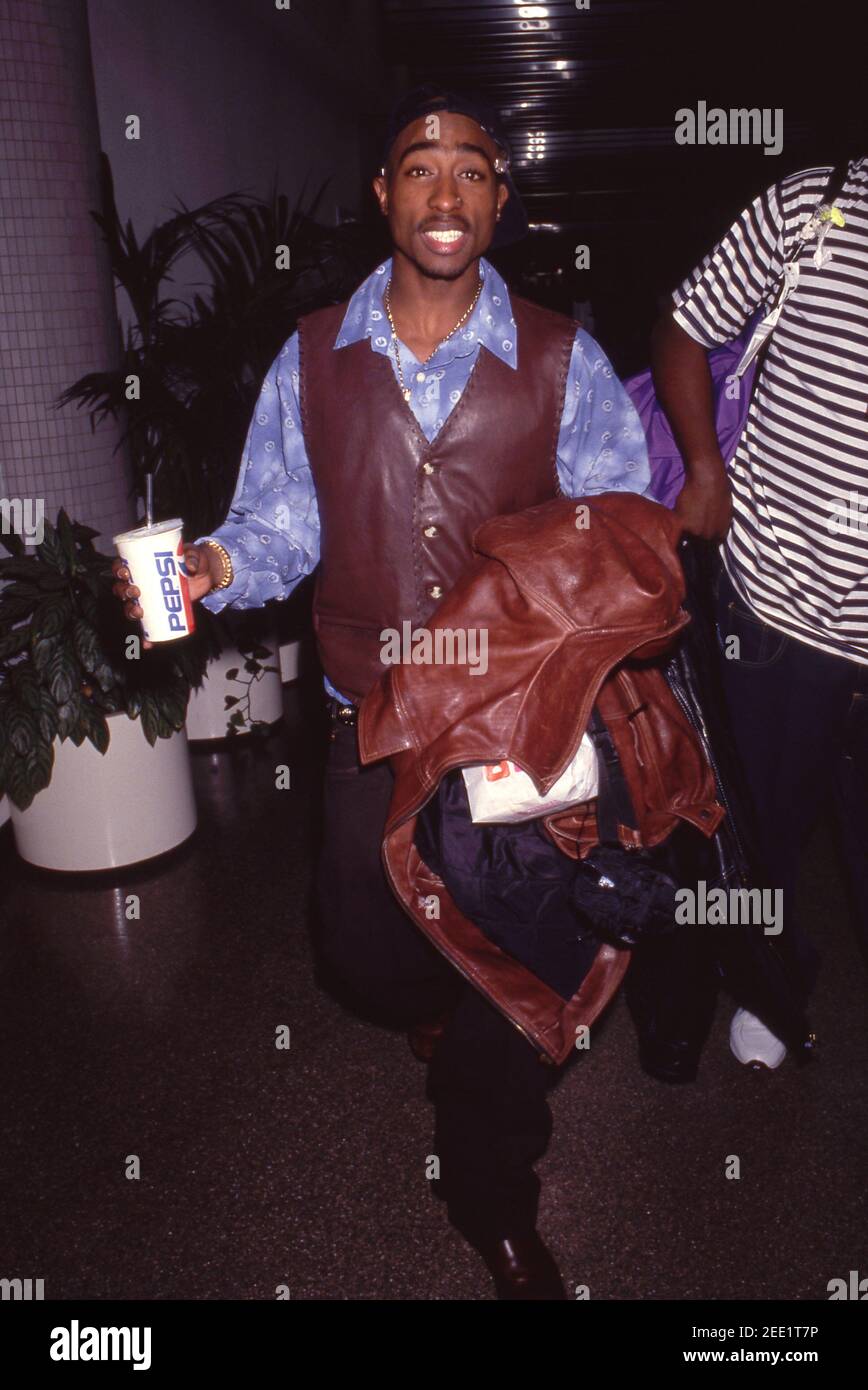 Tupac shakur hi-res stock photography and images - Alamy