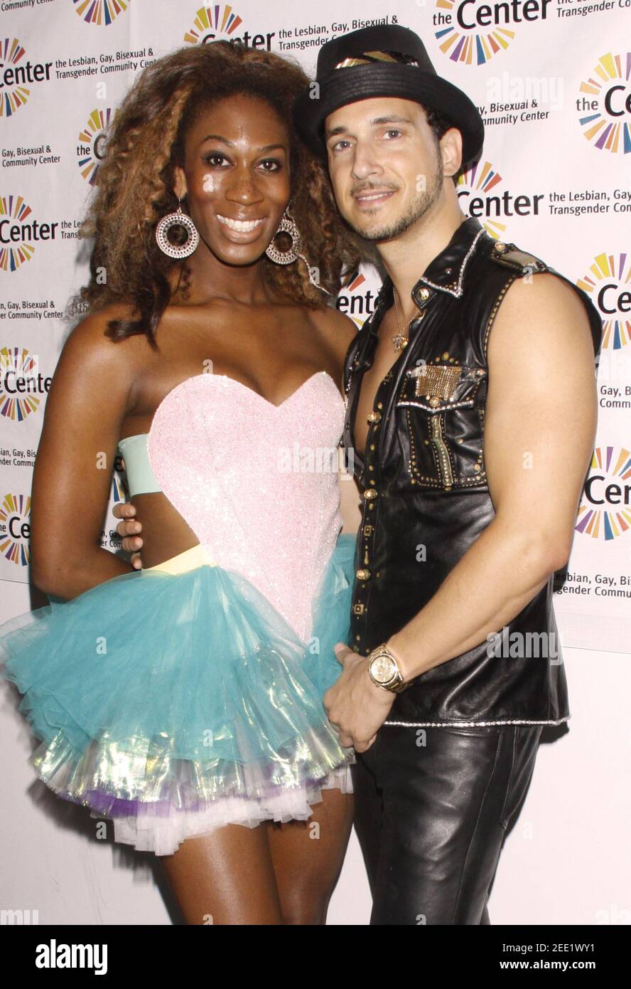 Mika in concert hi-res stock photography and images - Alamy