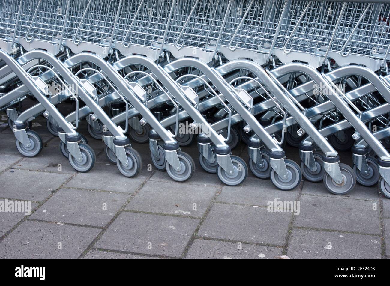 Silver carts hi-res stock photography and images - Alamy