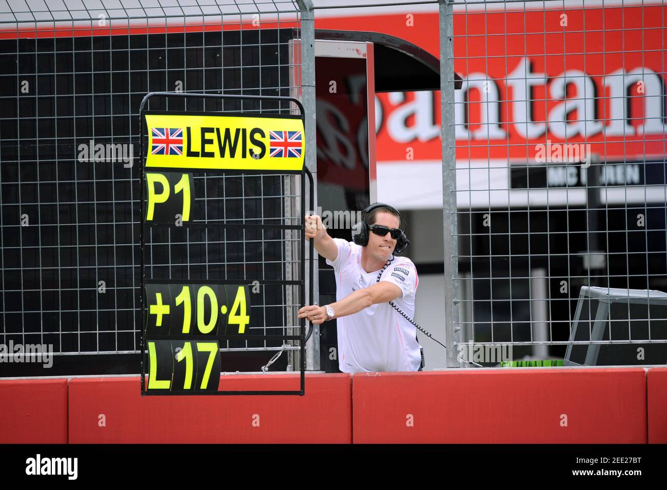 Pit board for lewis hamilton hi-res stock photography and images - Alamy
