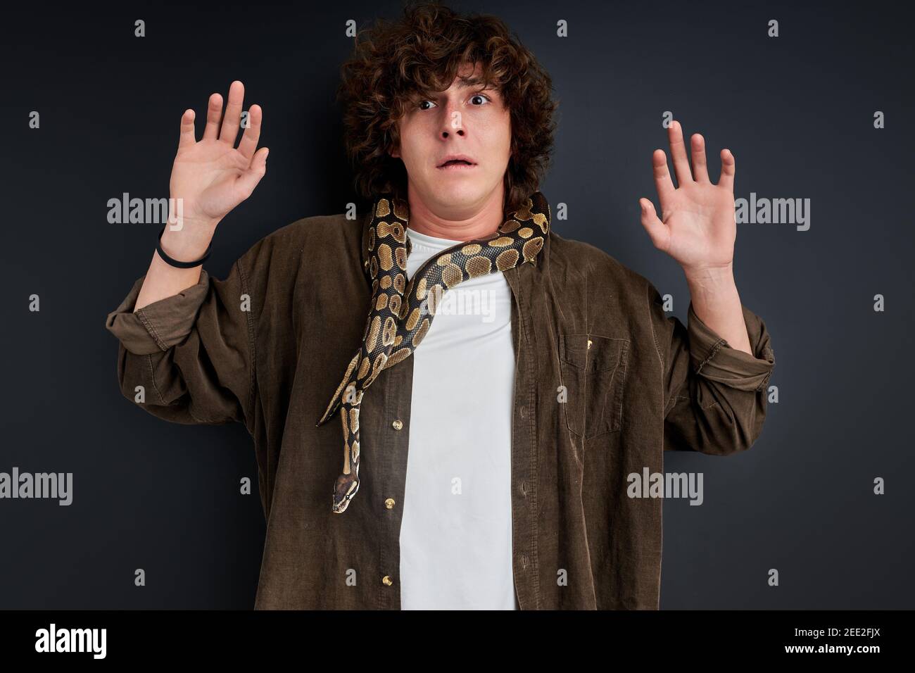 Child afraid of snake hi-res stock photography and images - Alamy