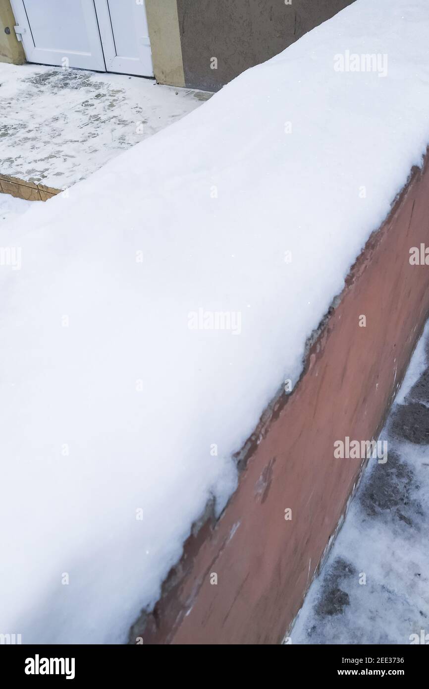 Concrete parapet hi-res stock photography and images - Alamy