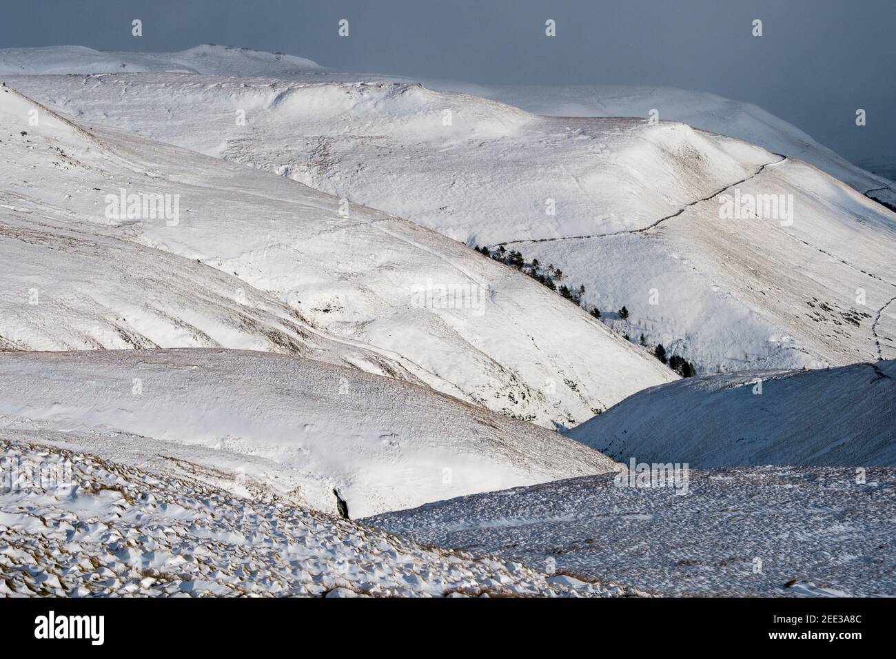 The Cloughs on the Southern edge of Kinder Scout in winter snow, Peak ...