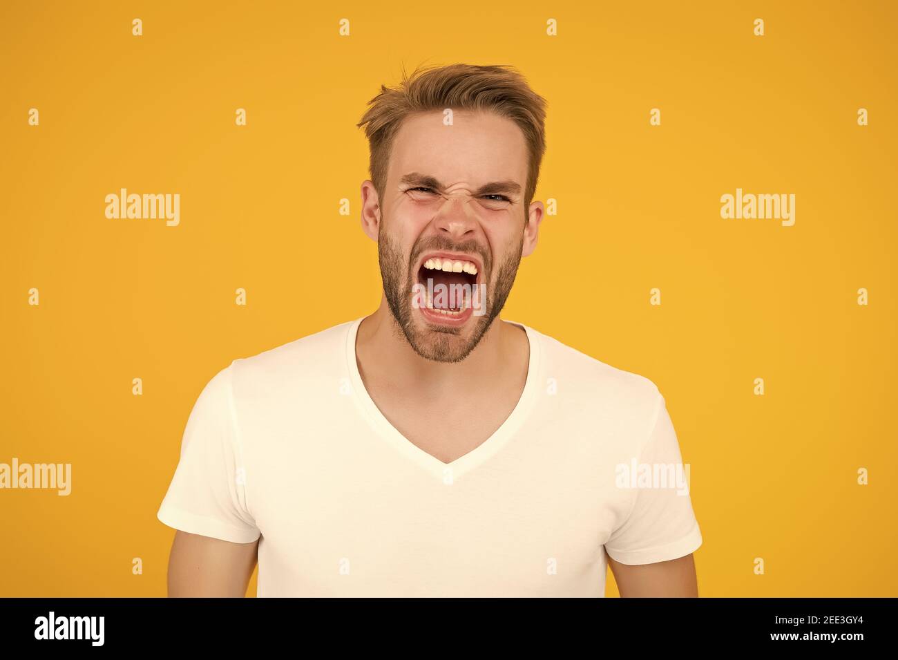 Shout let your teeth breathe. Angry man scream showing teeth. Mouth ...