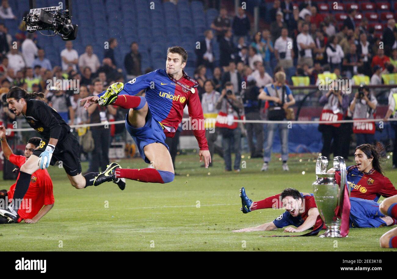 Gerard pique champions league trophy hi-res stock photography and ...