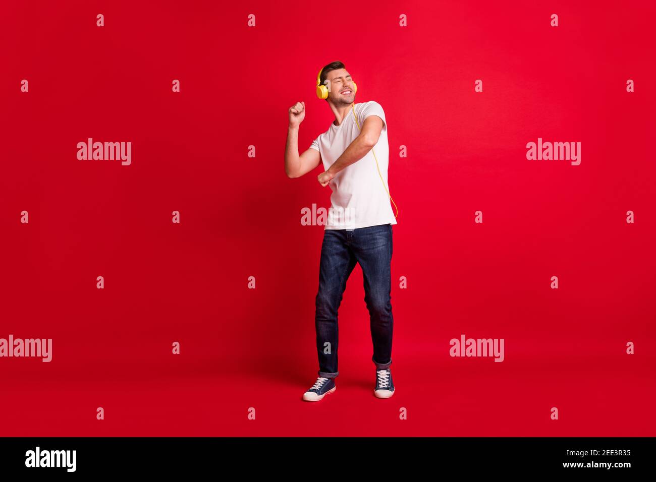 Full body photo of cheerful handsome young man dancing partying ...