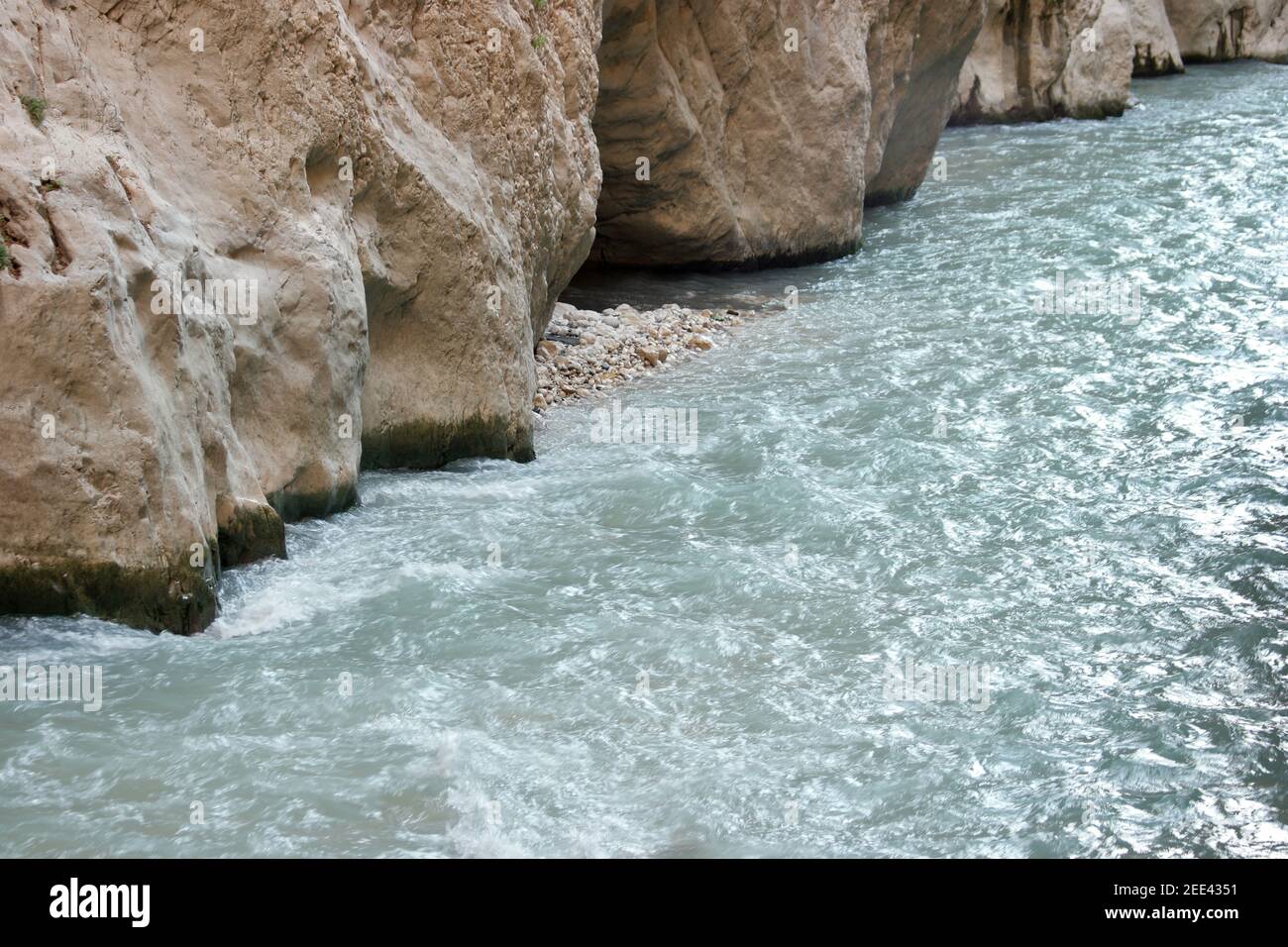 Water flowing through rock formations Stock Photo - Alamy
