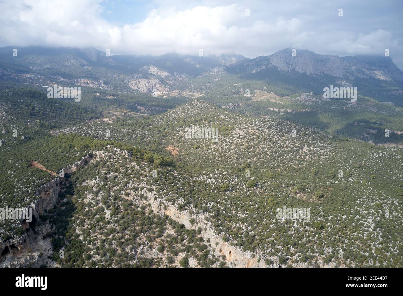 Grassy slope valley hi-res stock photography and images - Alamy
