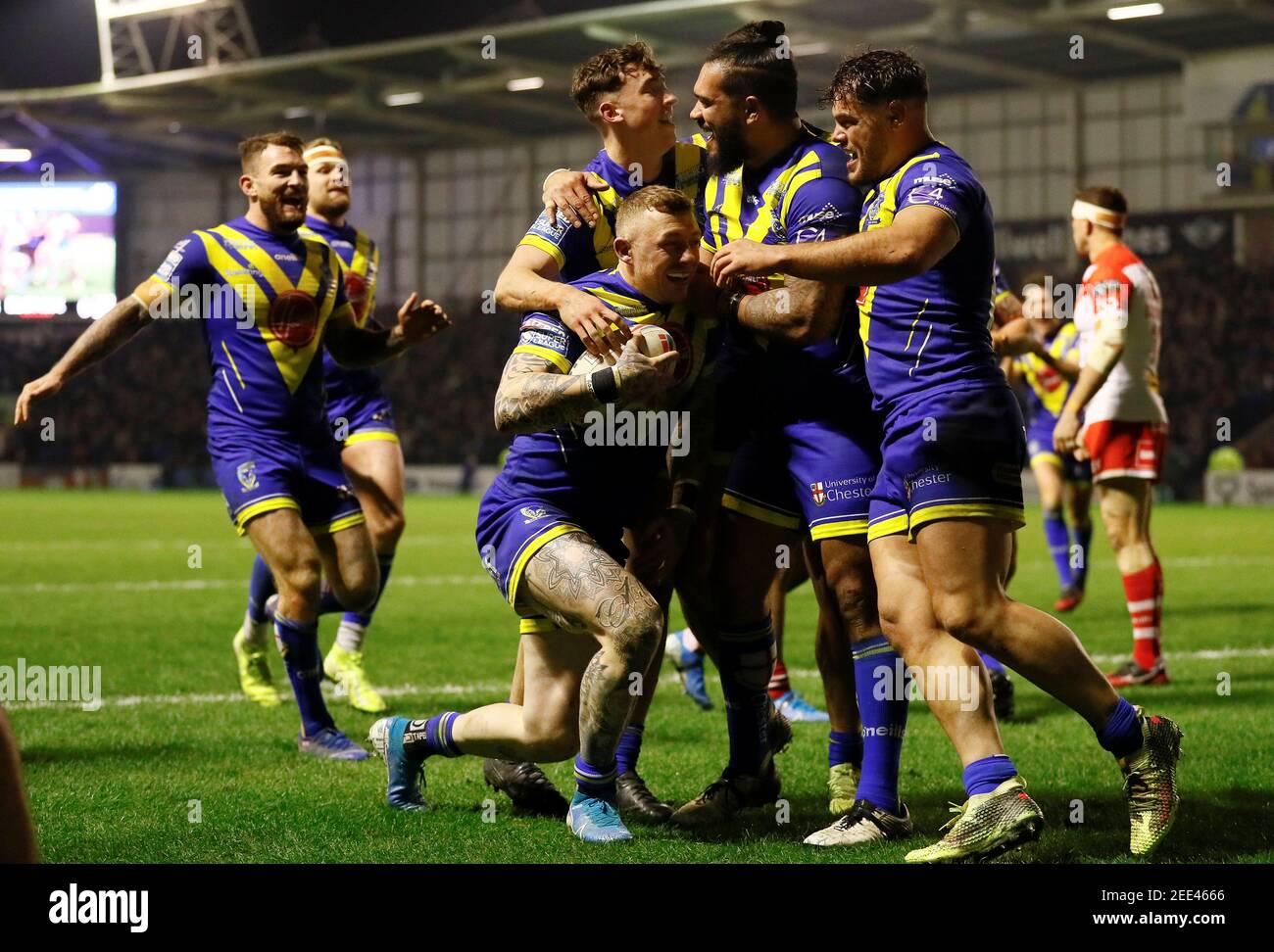 Josh charnley st helens hi-res stock photography and images - Alamy