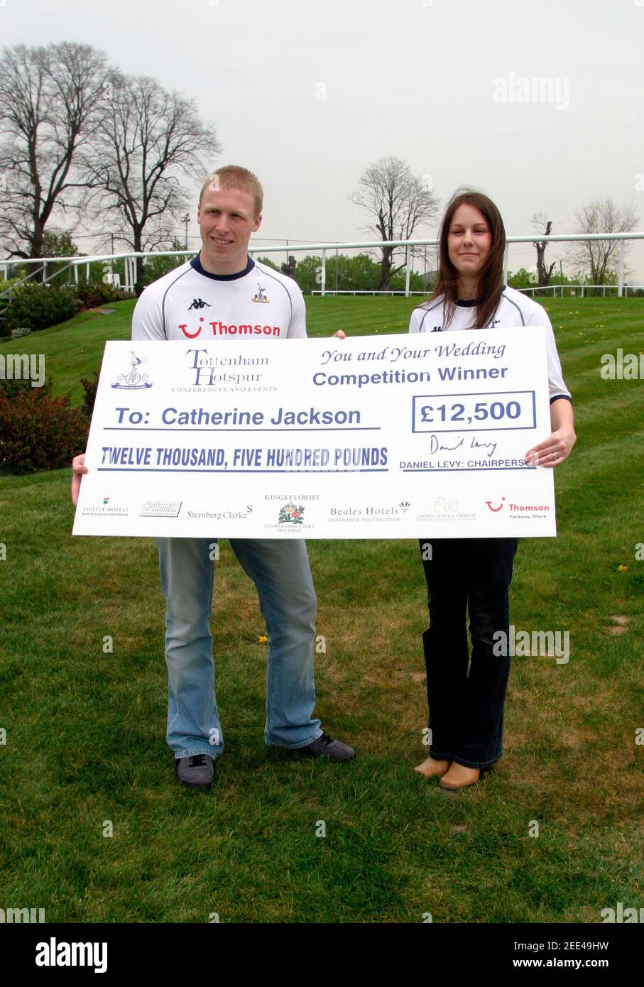 Presentation cheque hi-res stock photography and images - Alamy