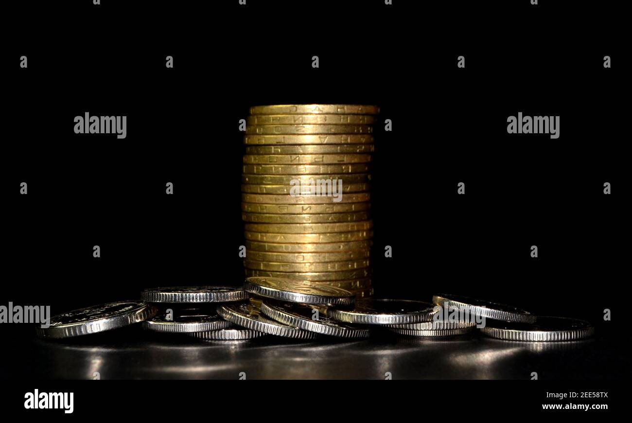 Treasury pile golden coins hi-res stock photography and images - Alamy