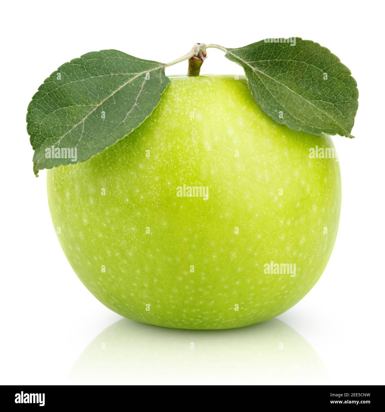 Ripe green apple with leaf isolated on white background with clipping ...