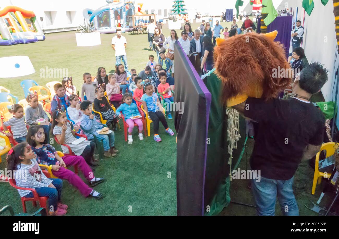 Puppet puppet show hi-res stock photography and images - Alamy
