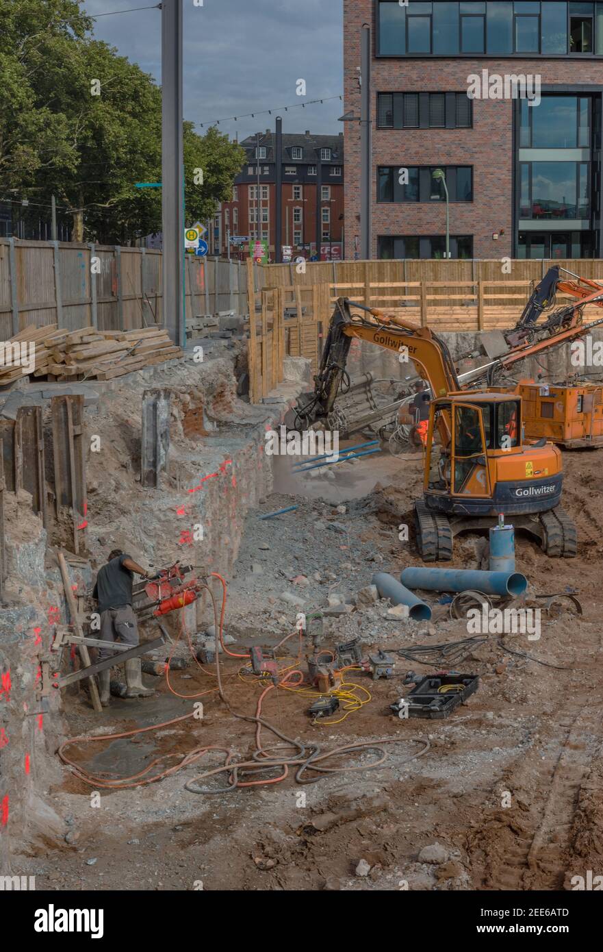 Dig in structure hi-res stock photography and images - Alamy
