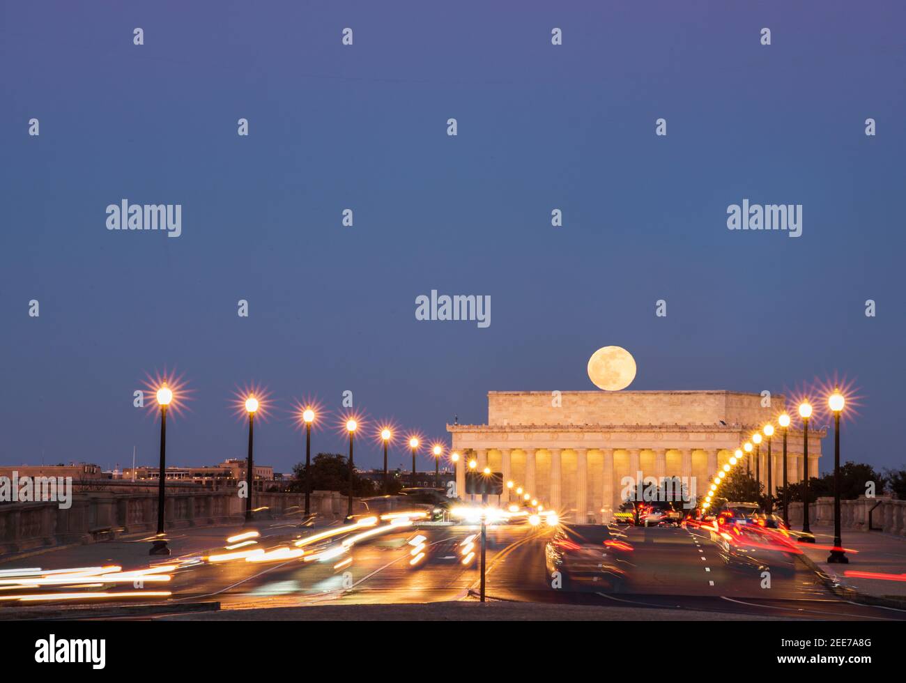 The full moon rises above Arlington Memorial Bridge and The Lincoln ...