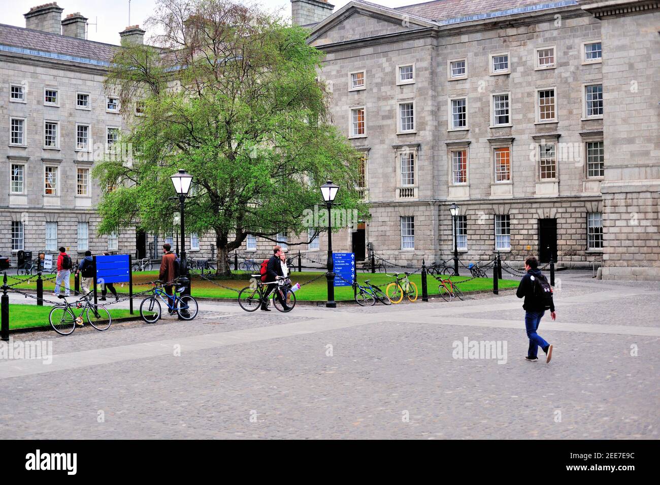 Dublin, Ireland. Activity on the quad near the west entrance to Trinity ...