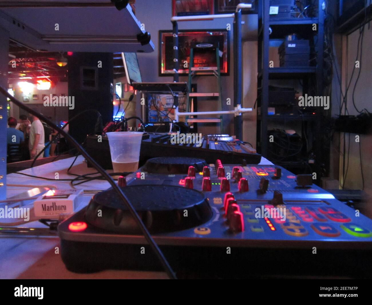 Dj bar hi-res stock photography and images - Alamy