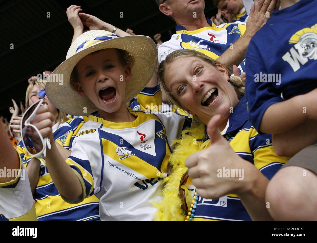 Celebrating sport rugby league hi-res stock photography and images - Alamy