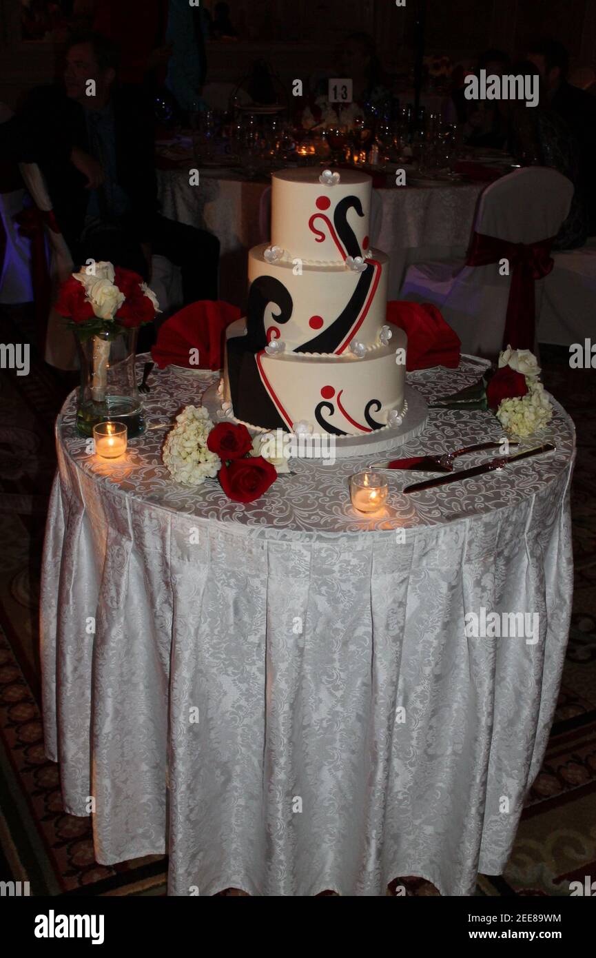 Formal cake hi-res stock photography and images - Alamy