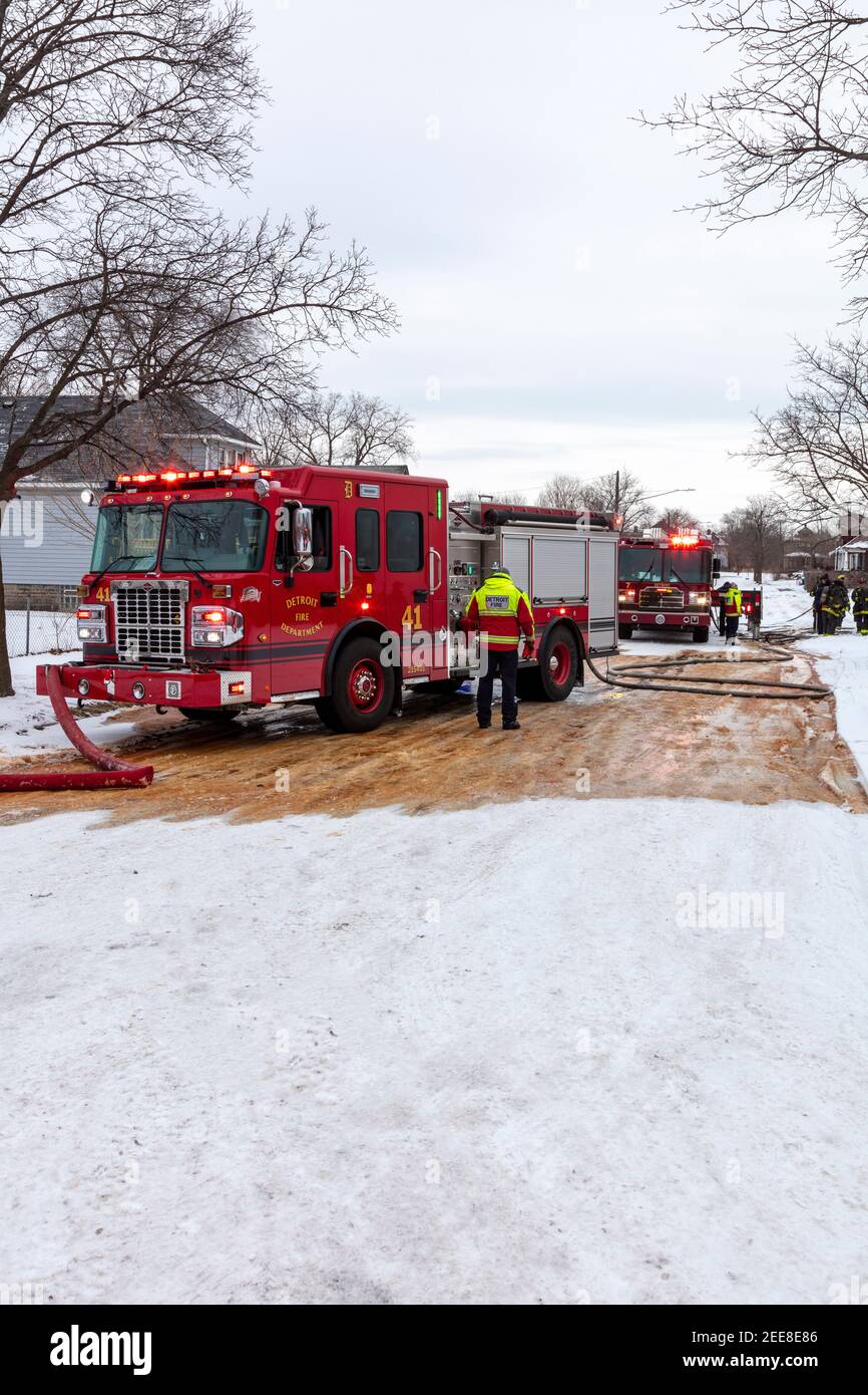 Engine Company 41, with supply hooked to hydrant, structure fire ...