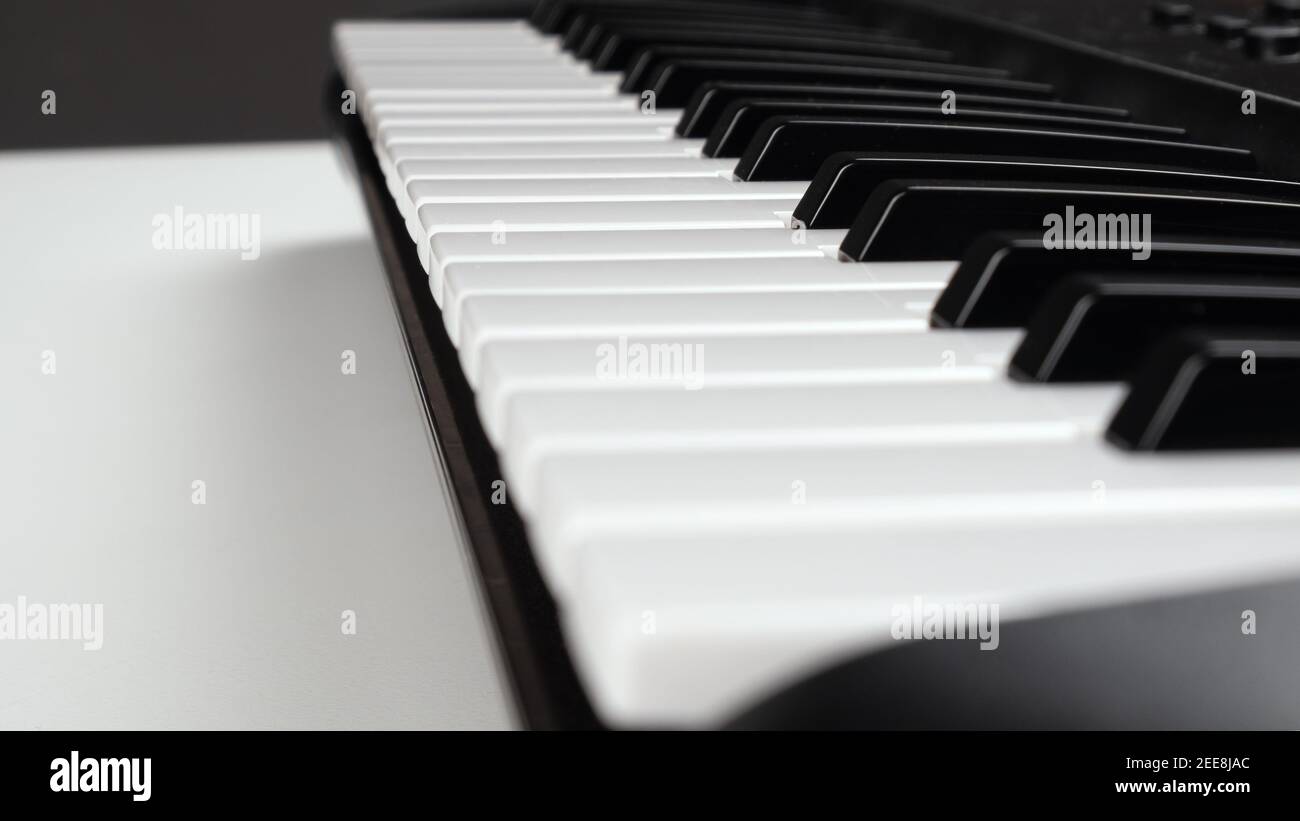 synthesizer keys, musical instrument piano closeup Stock Photo - Alamy