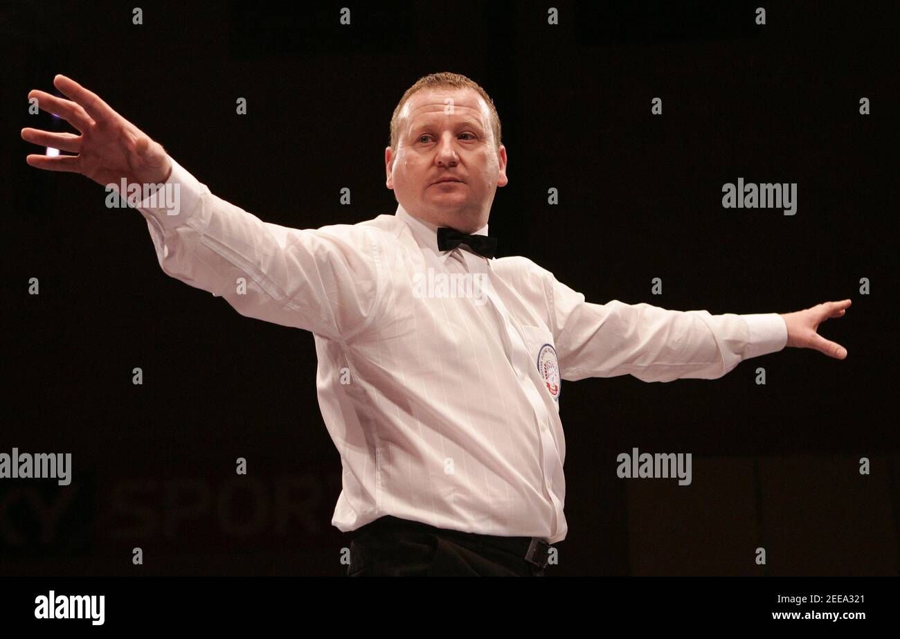 Boxing howard foster referee hi-res stock photography and images - Alamy