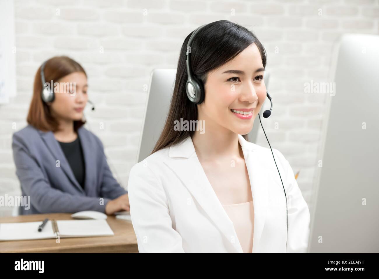 Asian businesswomen hi-res stock photography and images - Alamy