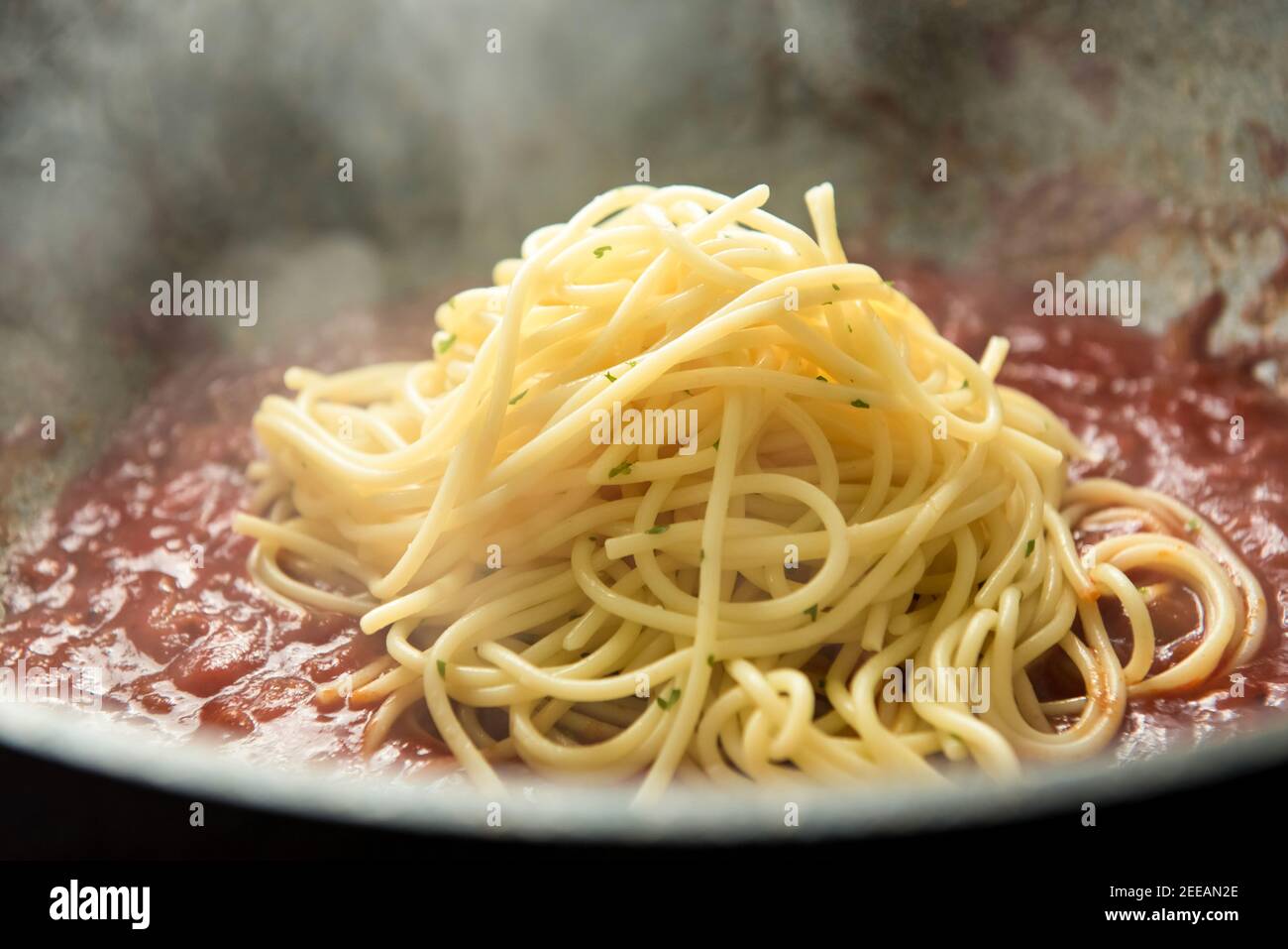 Spaghetti bolognese recipe hi-res stock photography and images - Alamy