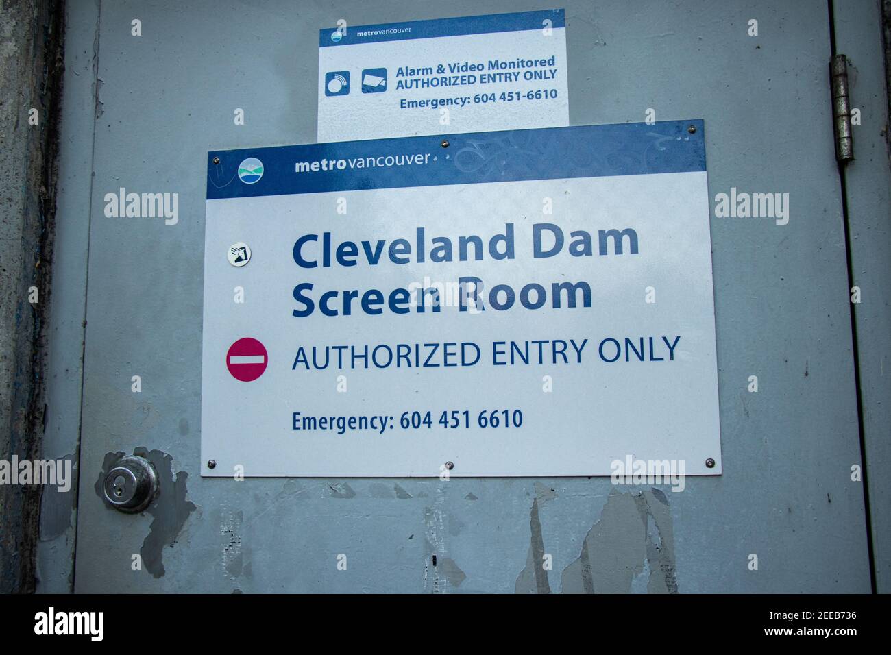 Authorized entry only sign hi-res stock photography and images - Alamy