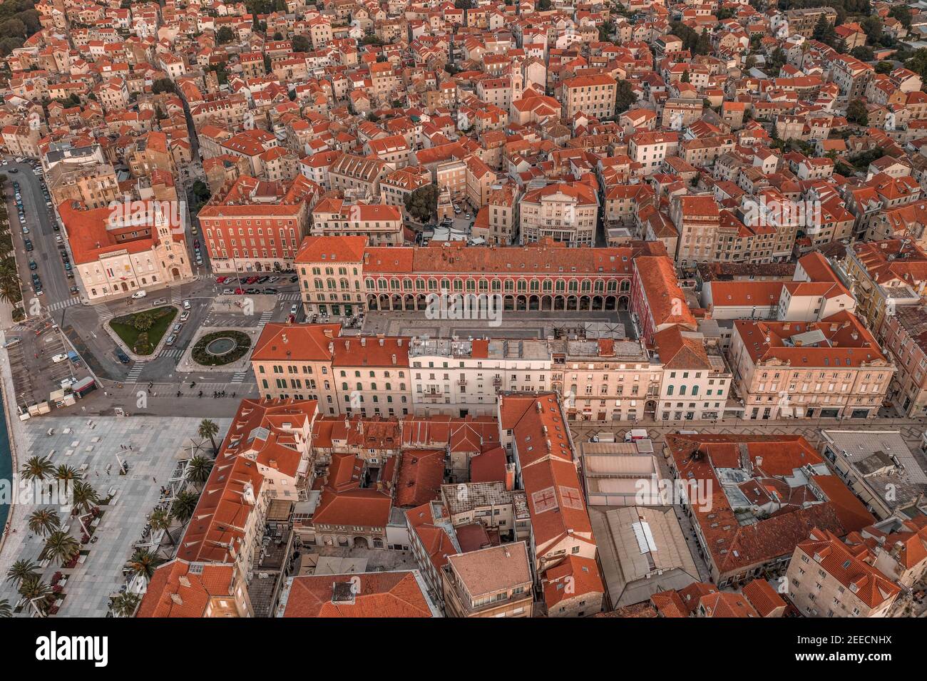 Republic square in split hi-res stock photography and images - Alamy