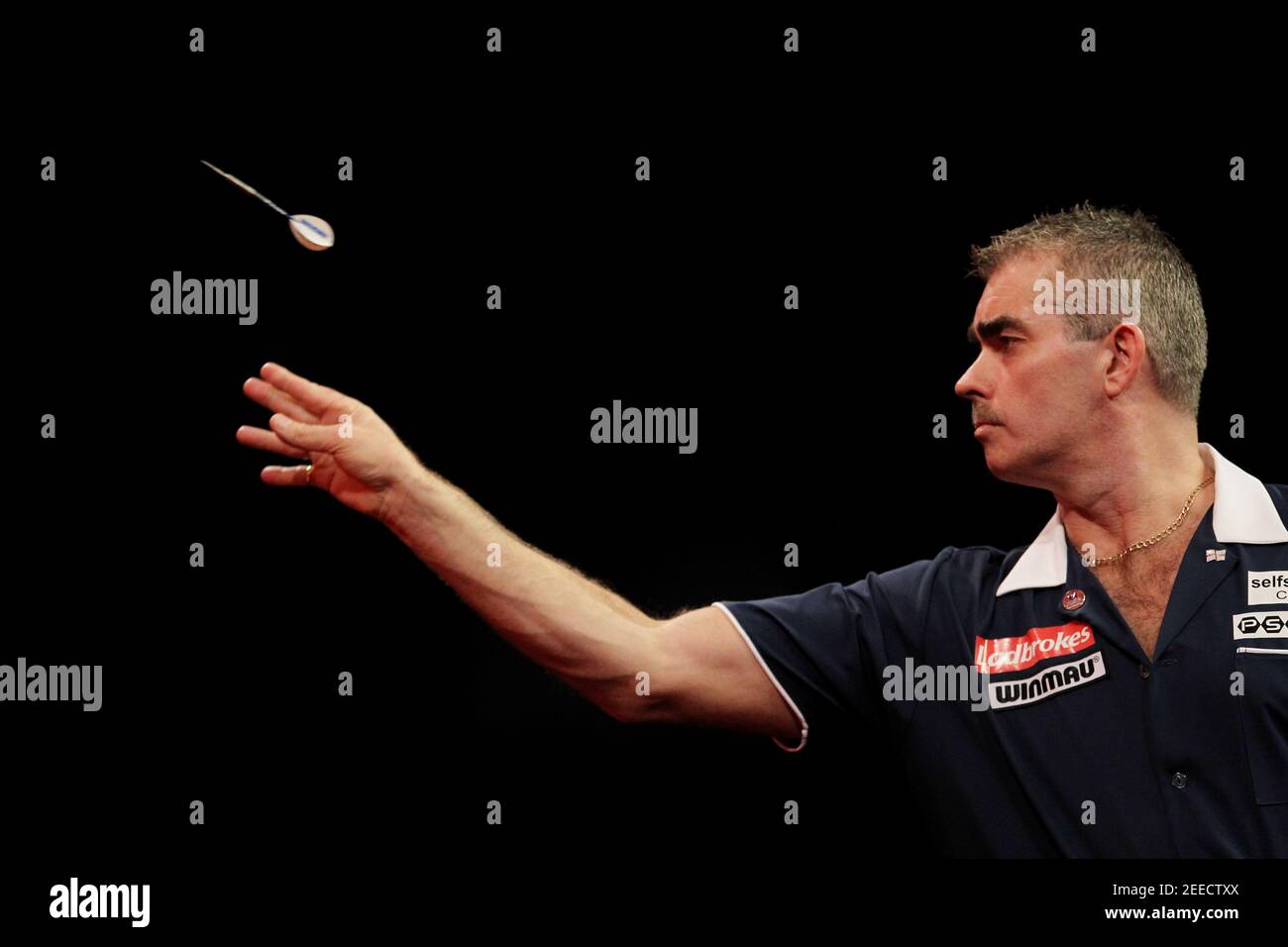 Steve beaton darts hi-res stock photography and images - Alamy