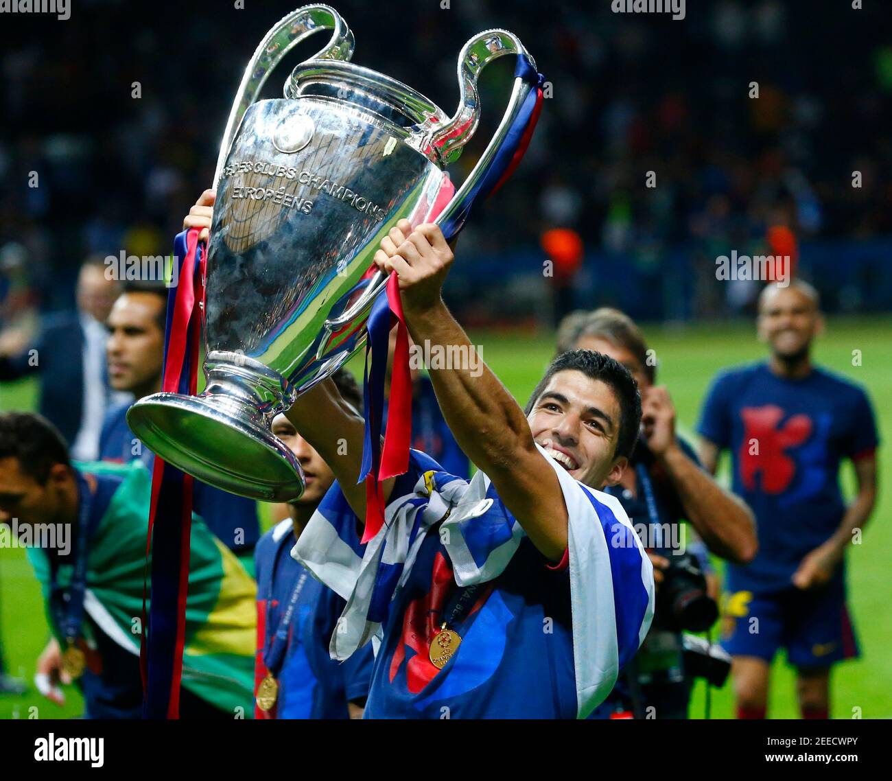 Luis suarez champions league trophy hi-res stock photography and images ...