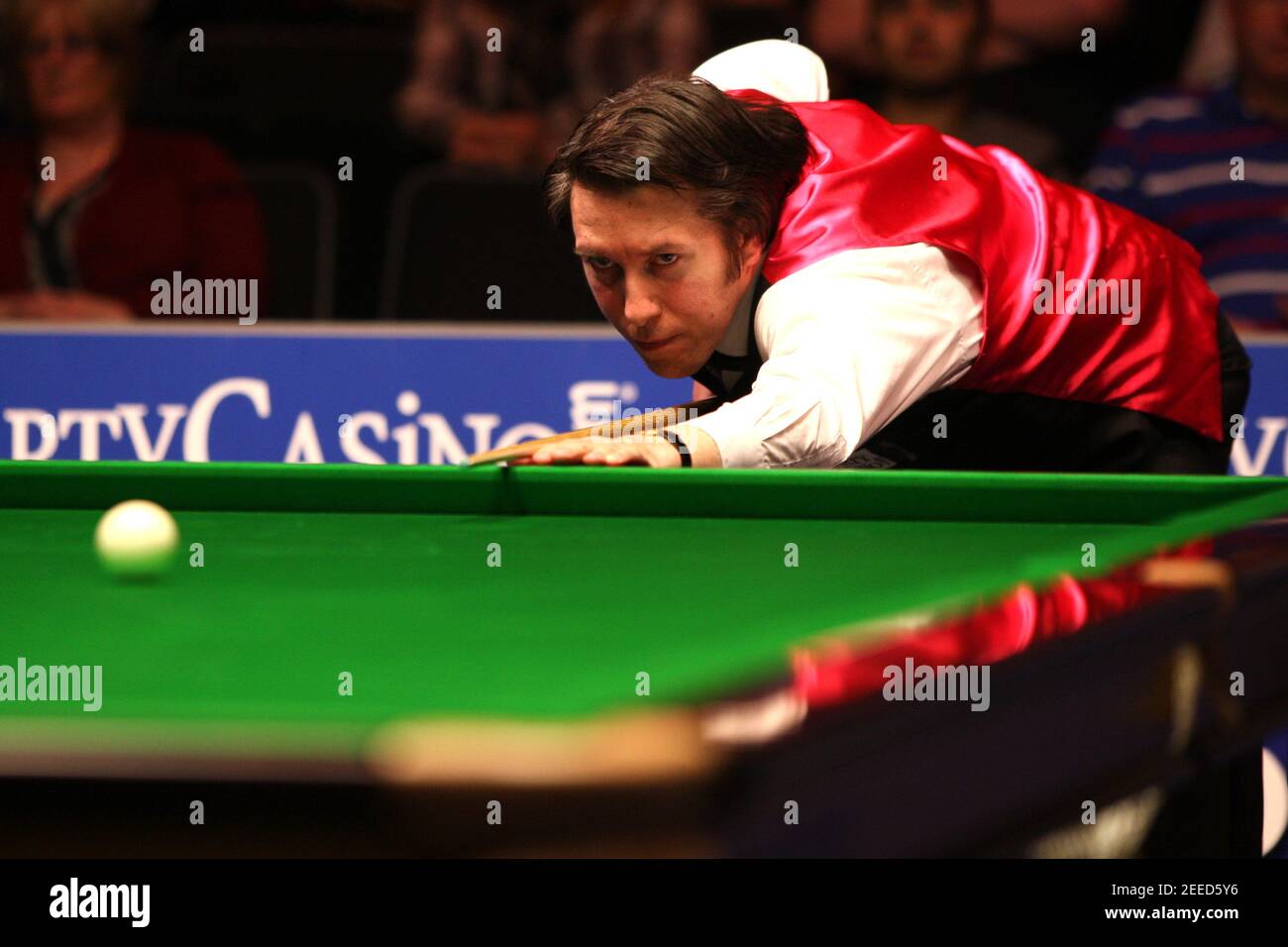Snooker action dominic dale hi-res stock photography and images - Alamy