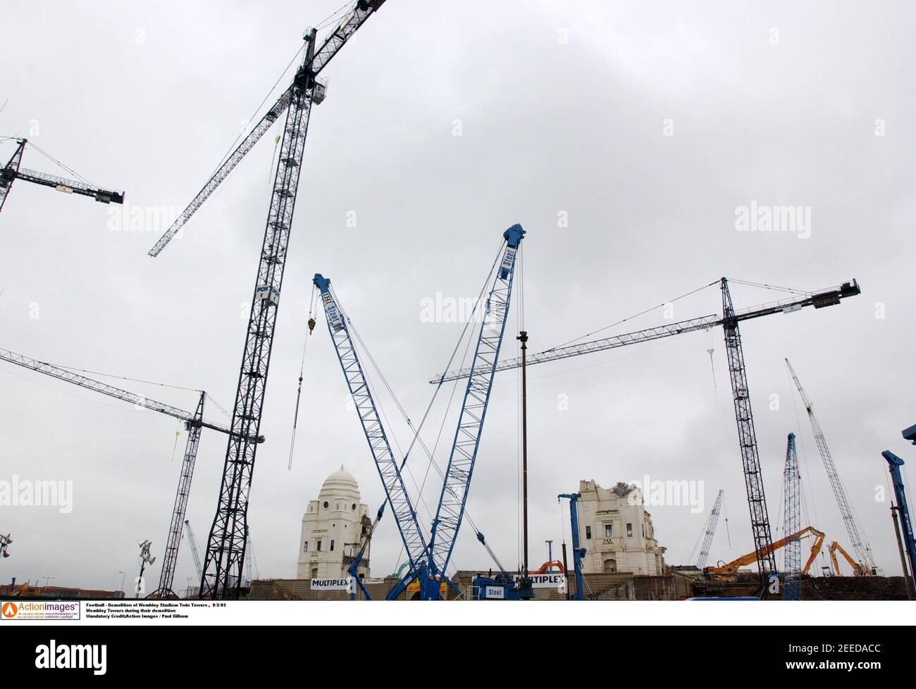 Wembley football stadium twin demolition hi-res stock photography and ...