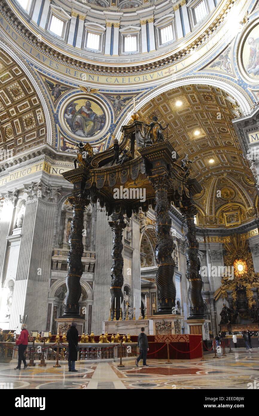 Tourists admiring the Papal Altar and Baldacchino by Bernini (1633) in ...