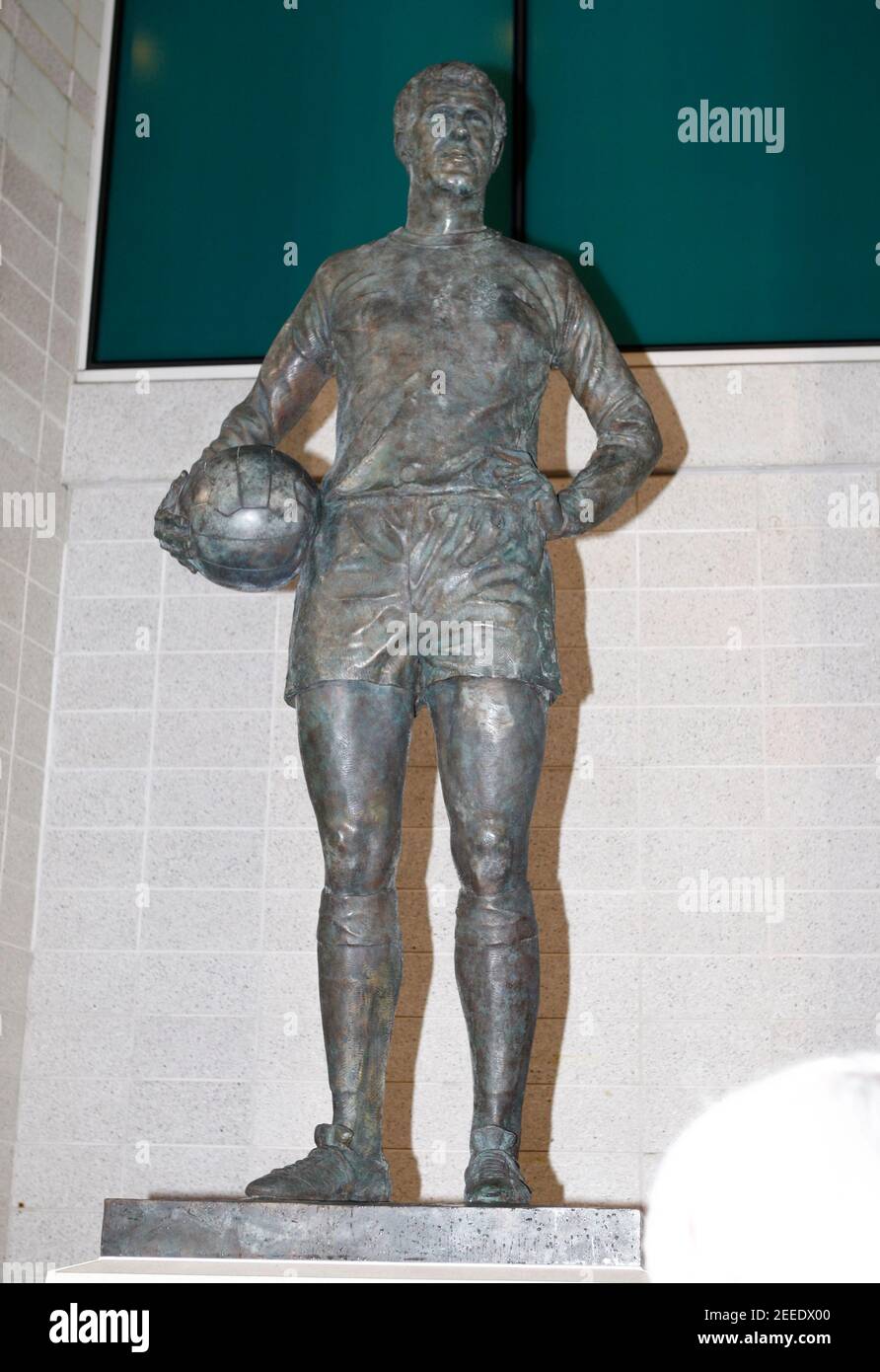 Osgood statue hi-res stock photography and images - Alamy