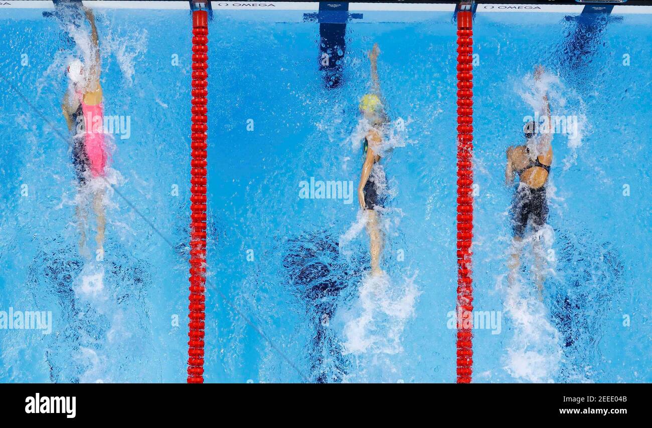 Freestyle swimming touches to finish hi-res stock photography and ...