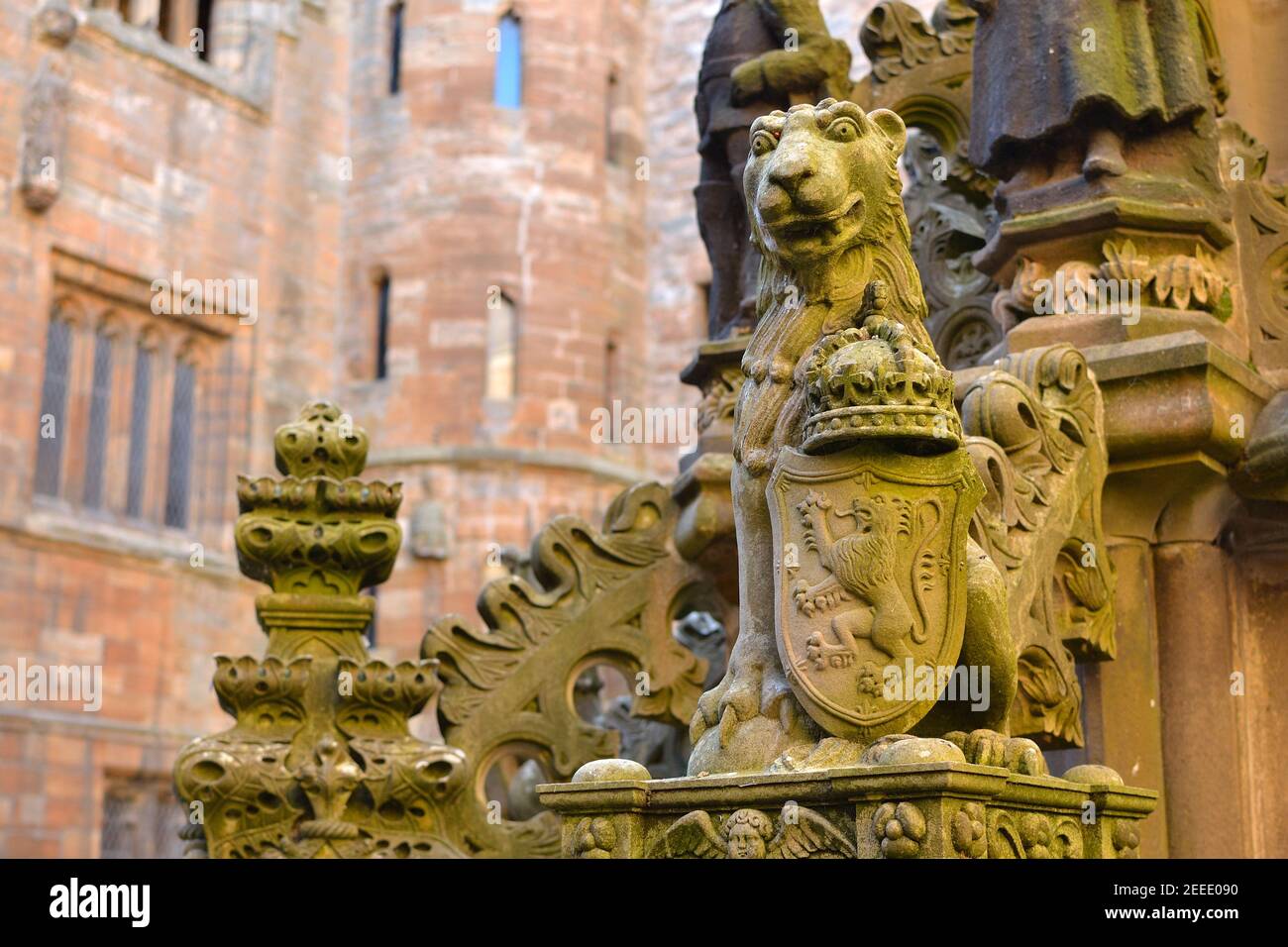 Linlithgow Palace Fountain High Resolution Stock Photography and Images ...