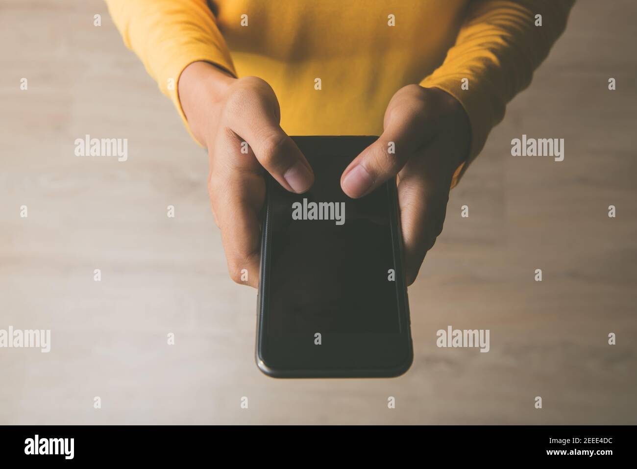 Smartphone using hi-res stock photography and images - Alamy
