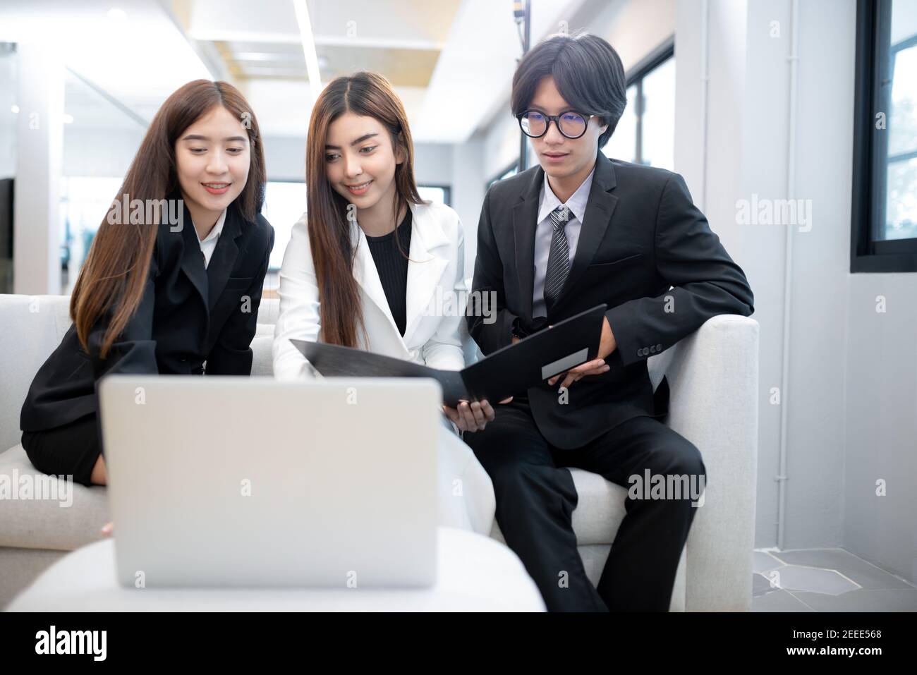 Group of asian young business people Meeting Conference working and ...