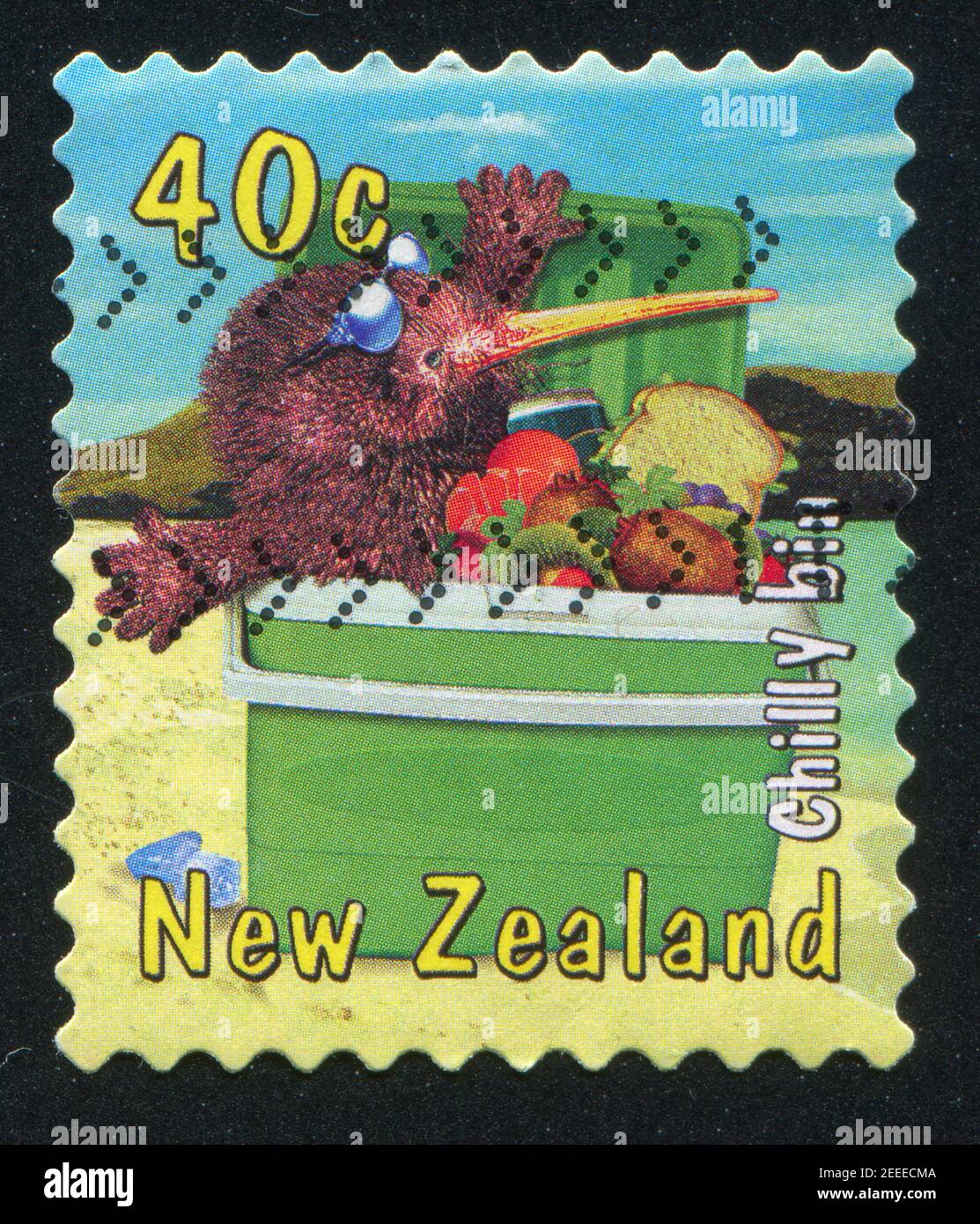 NEW ZEALAND - CIRCA 2000: stamp printed by New Zealand, shows Kiwi with ...
