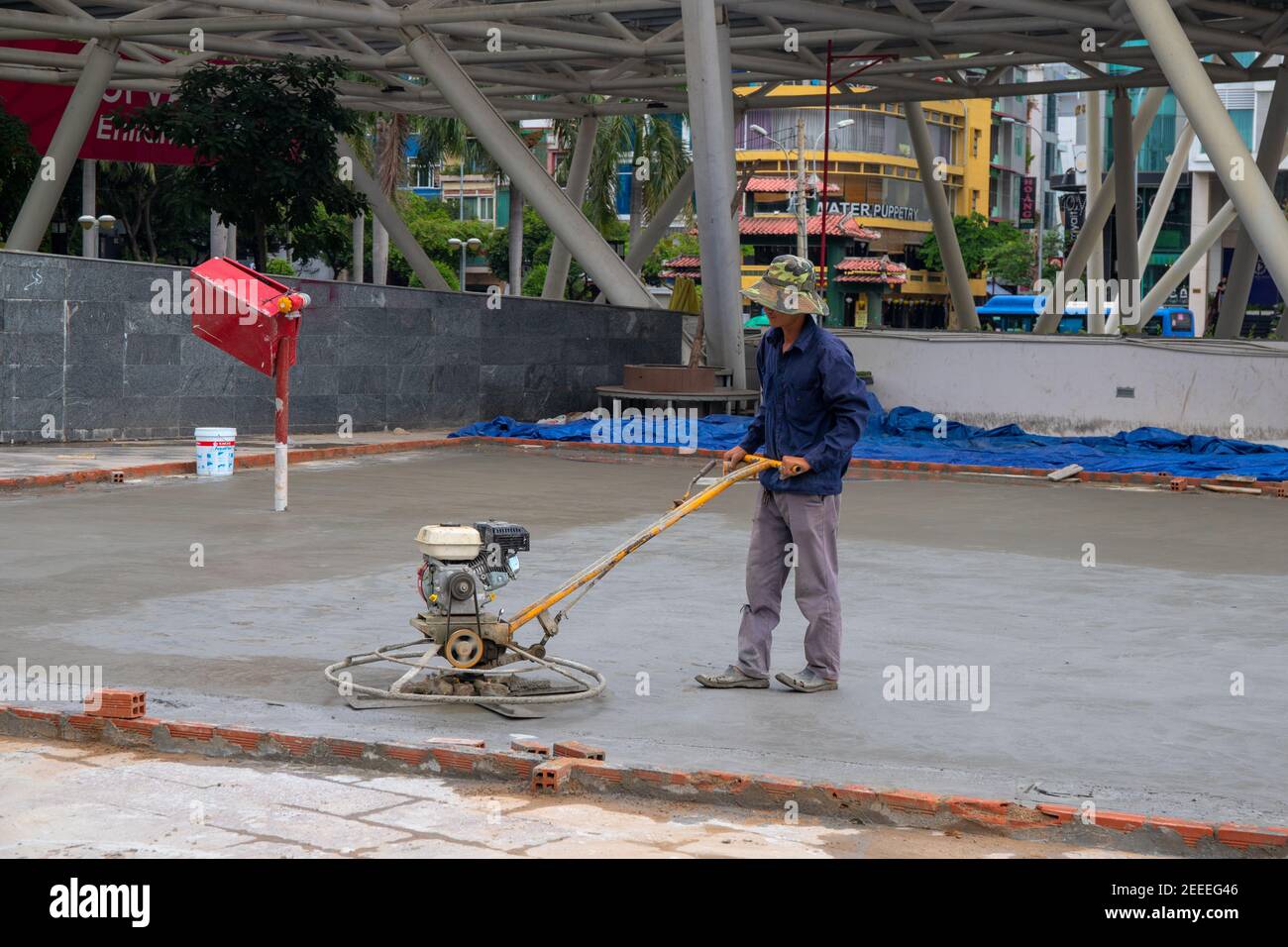 Hand compactor hi-res stock photography and images - Alamy