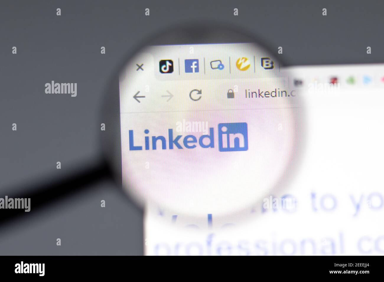 Linkedin logo hi-res stock photography and images - Alamy