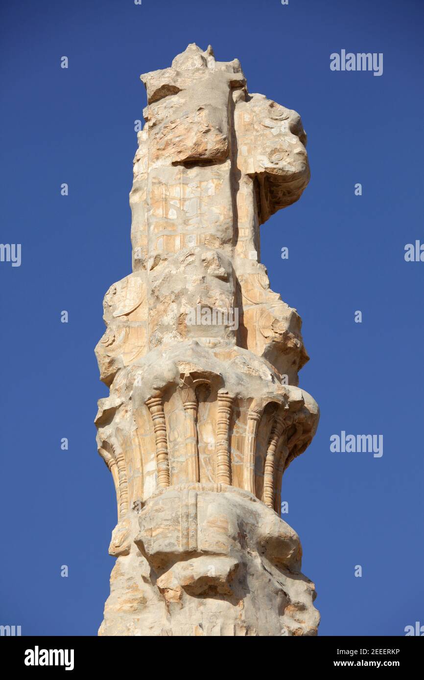 Column of persepolis hi-res stock photography and images - Alamy