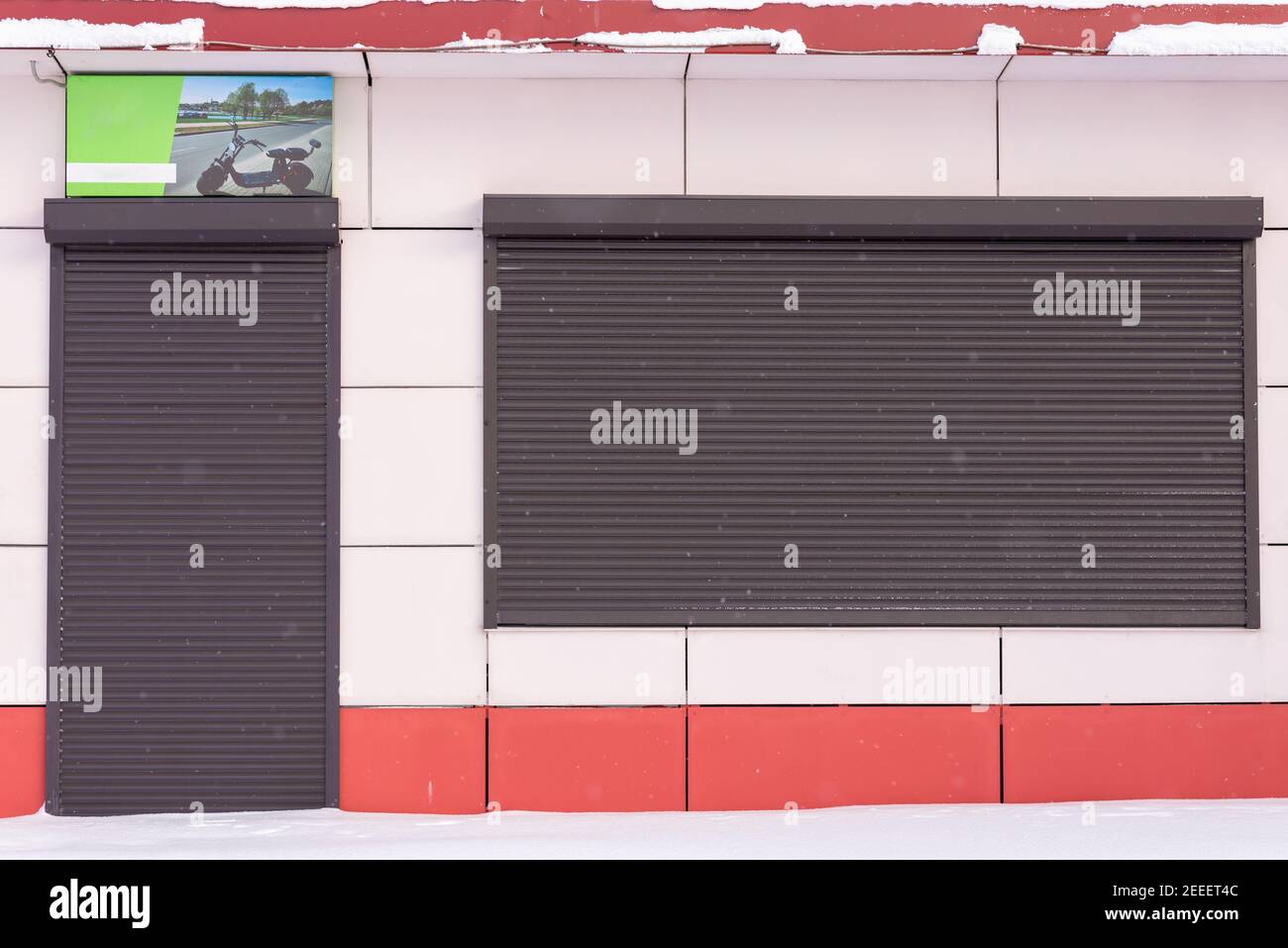 Retail shop security gate hi-res stock photography and images - Alamy