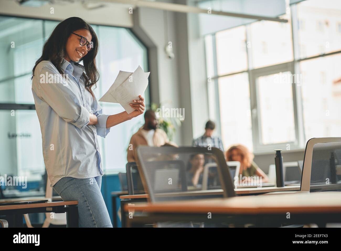 Checking papers hi-res stock photography and images - Alamy