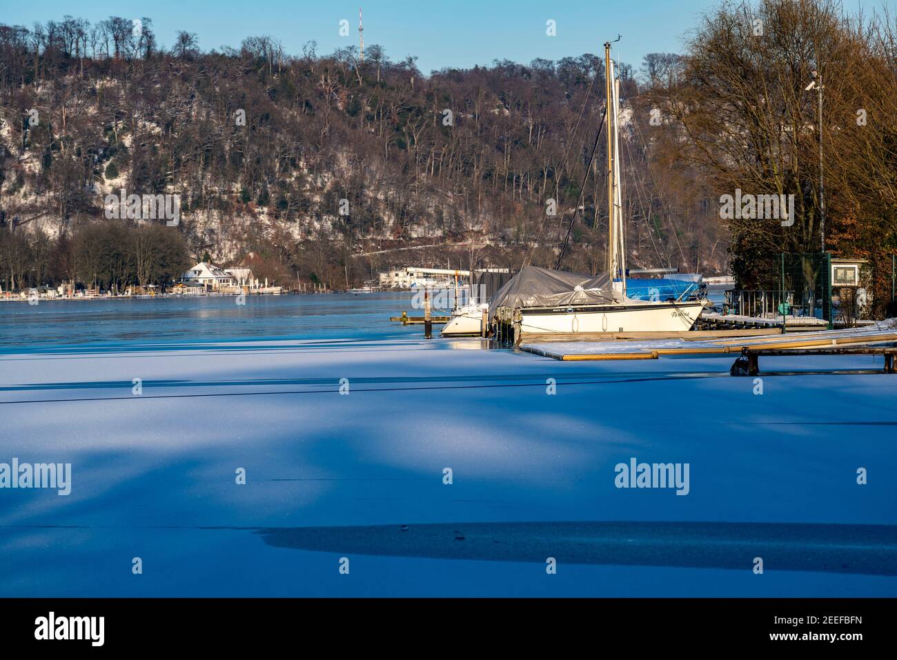 Partly frozen winter in a marina hi-res stock photography and images ...