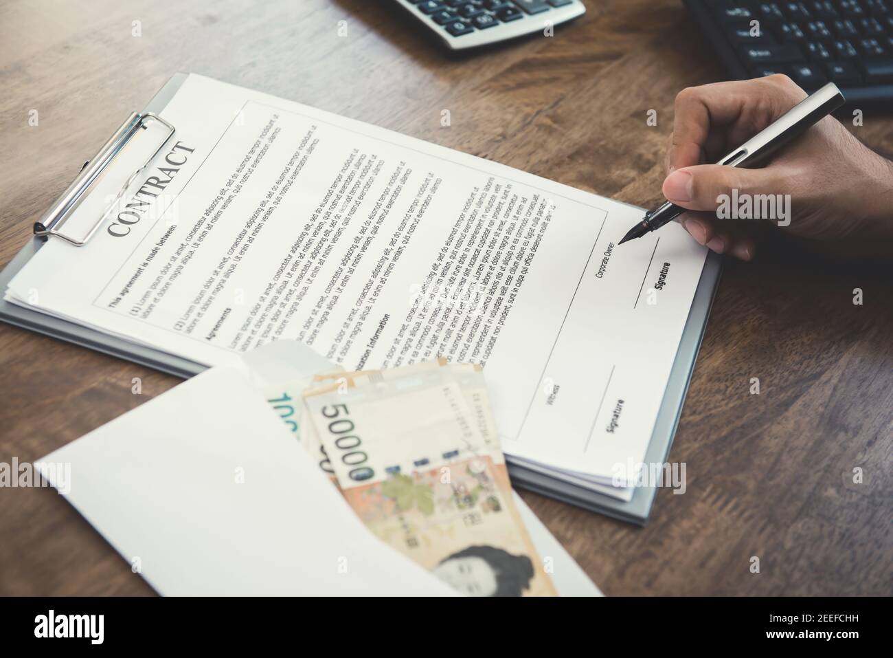 Contract of agreement hi-res stock photography and images - Alamy