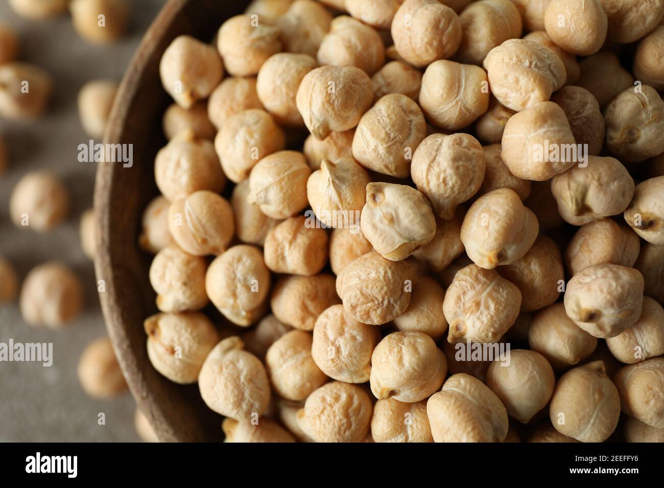 Wooden bowl with fresh chickpea, close up Stock Photo - Alamy