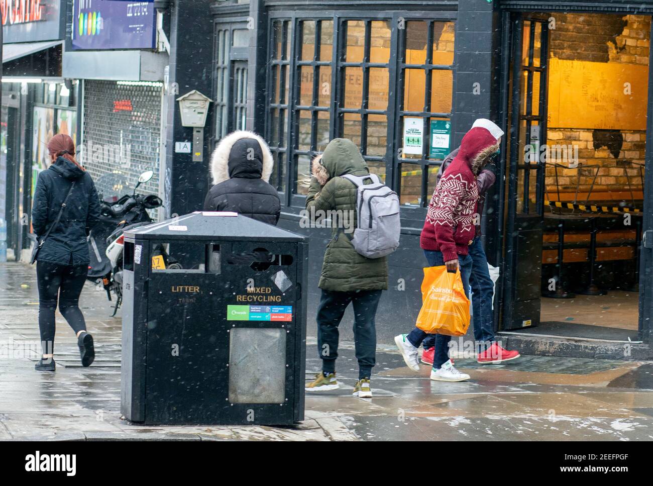 Wet weather london hi-res stock photography and images - Alamy